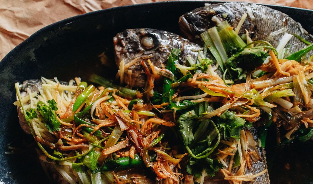 Papa’s Cantonese Steamed Fish in Soy Ginger Sauce Rezept