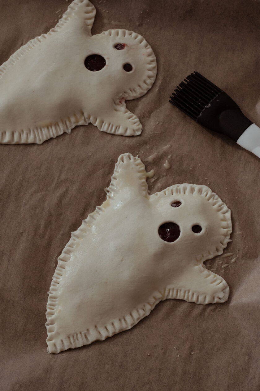 Sour Cherry Ghost Puff Pastry – Halloween Rezept