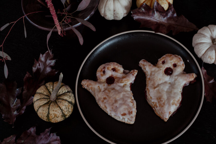 Sour Cherry Ghost Puff Pastry – Halloween Rezept